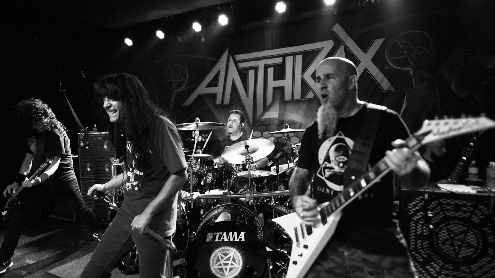 Fistful Of Metal: Το άλμπουμ που έδωσε στους Anthrax το βάπτισμα του ...